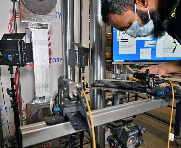 DIC measuring system — Department of ElectroMechanical, Systems and ...